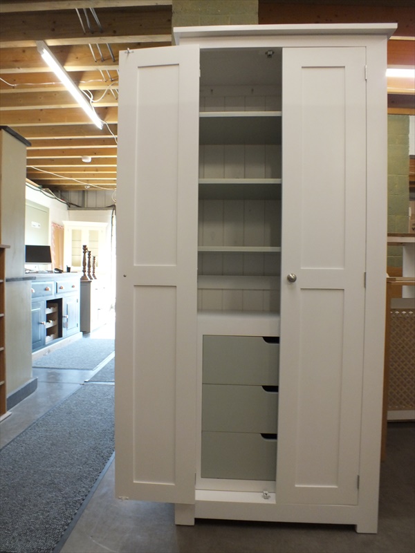 Buckingham Painted 2 Door Linen Cupboard With Internal Drawers